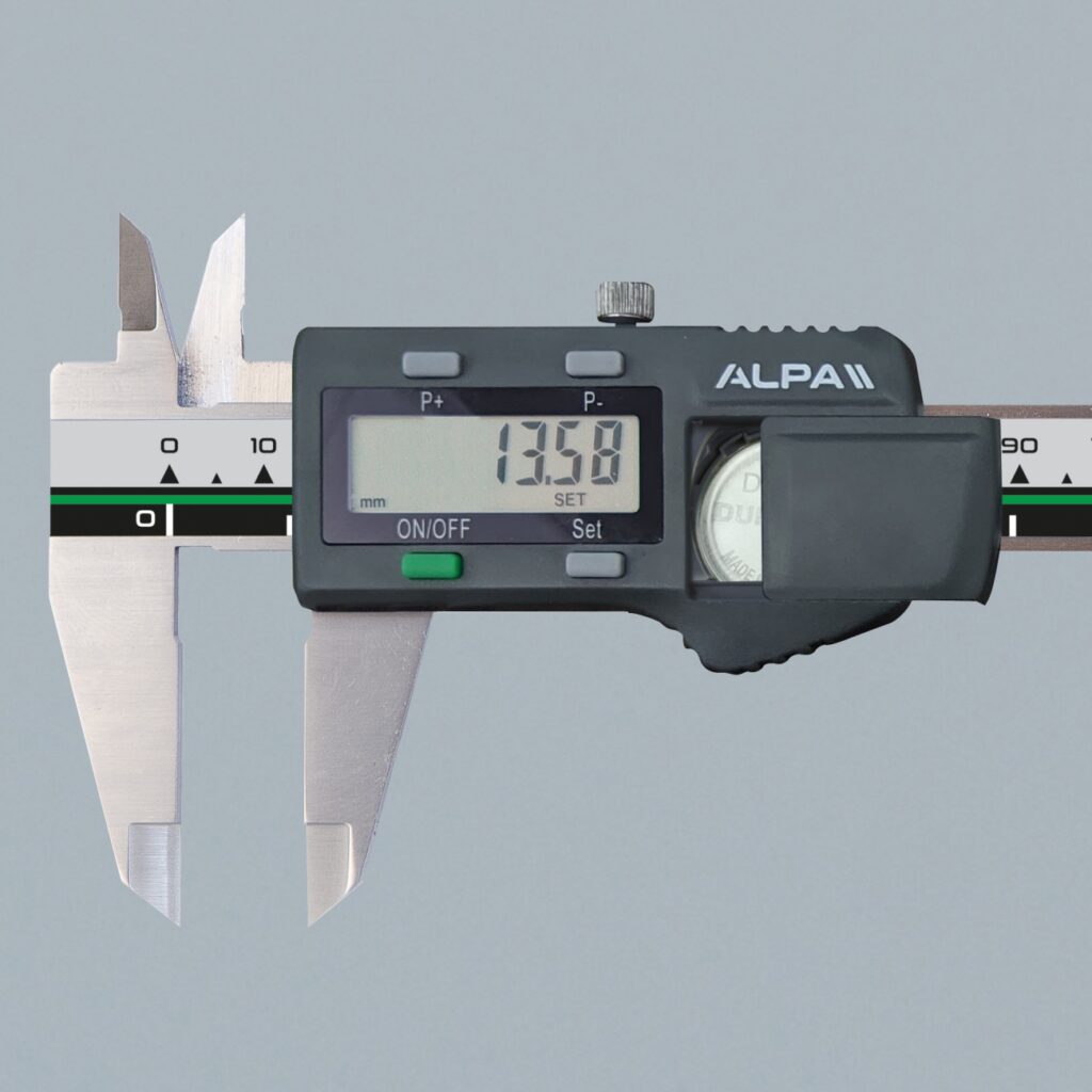 Digital slide precision calliper